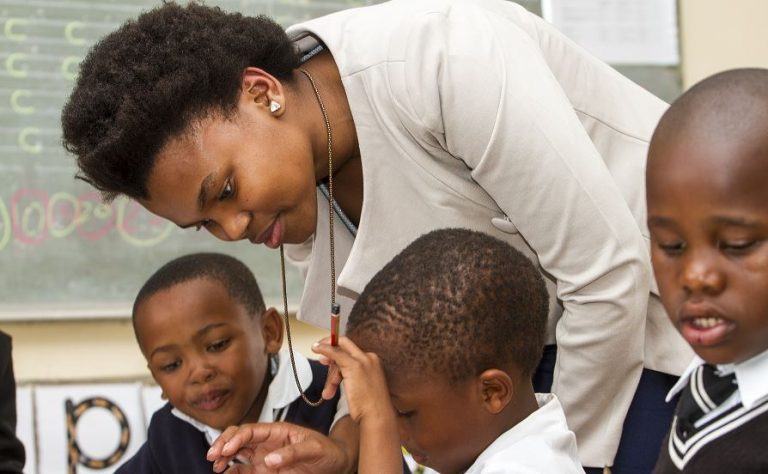 Qualifications requiring 26 APS | UniApplyForMe